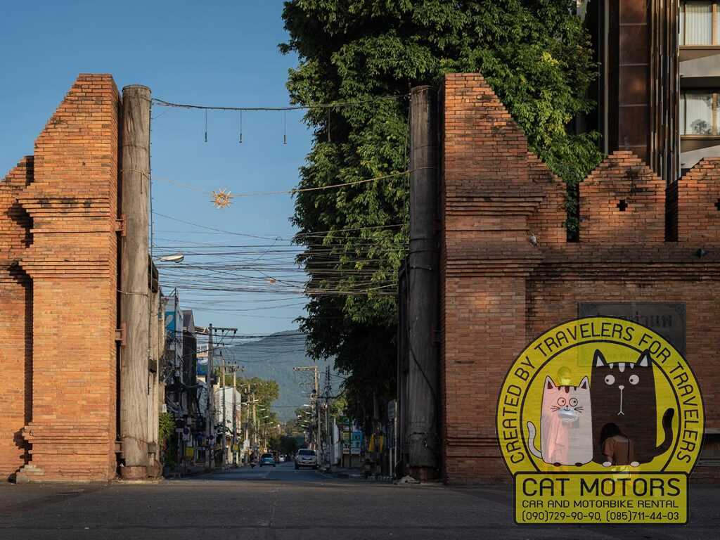 Tha Phae Gate: Your Guide To Chiang Mai's Historical Landmark