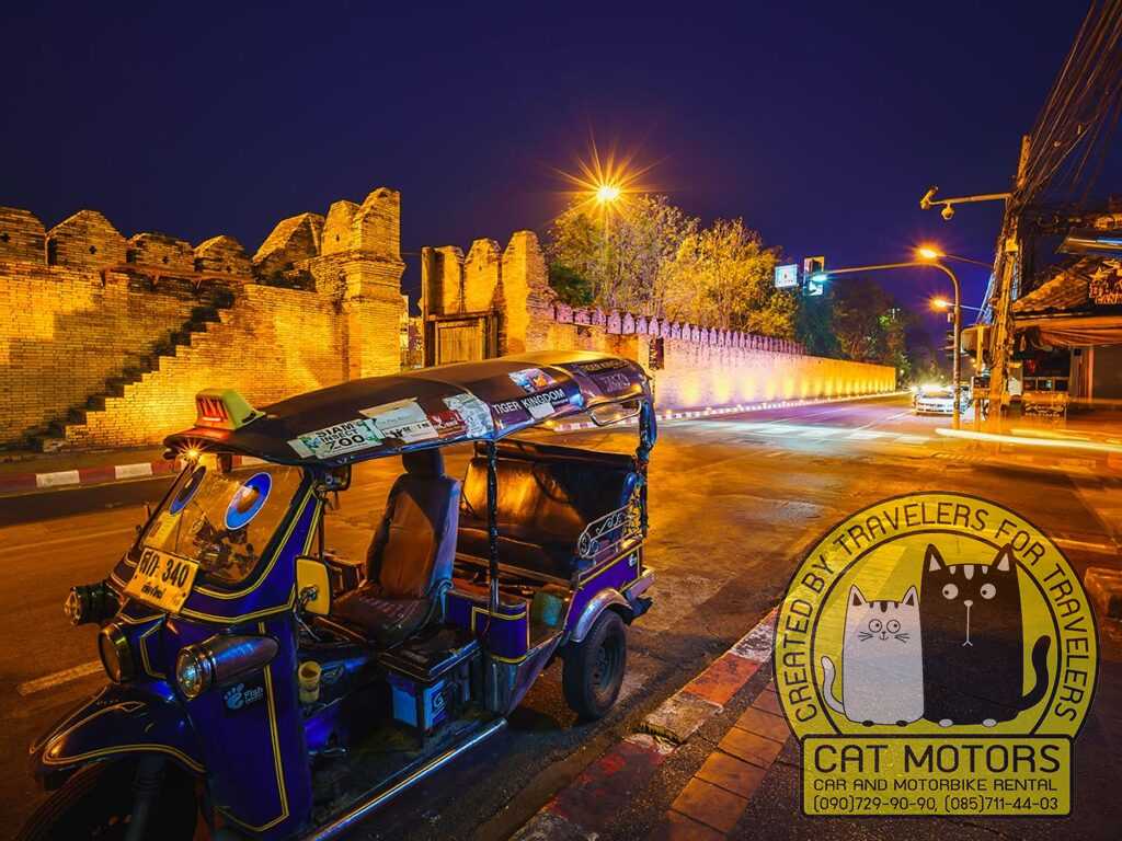 Tha Phae Gate: Your Guide To Chiang Mai's Historical Landmark