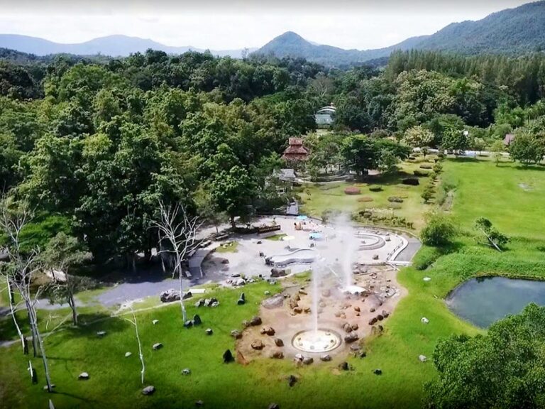 Mae Kampong Village Travel Guide