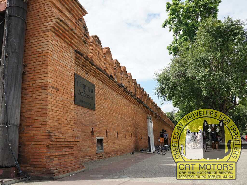 Tha Phae Gate: Your Guide To Chiang Mai's Historical Landmark